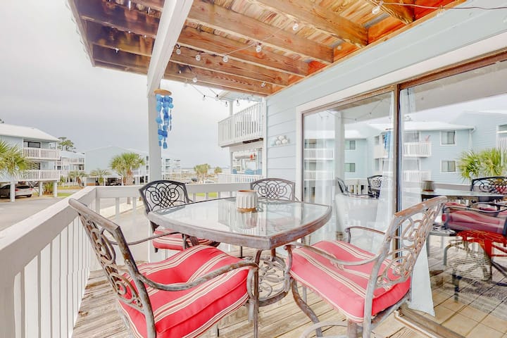 2br Condo With Pool, Full Kitchen, And Balcony - Orange Beach, AL