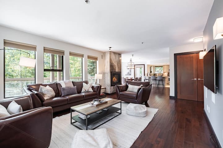 Large Patio | Bbq | Hot Tub | Free Parking - Whistler