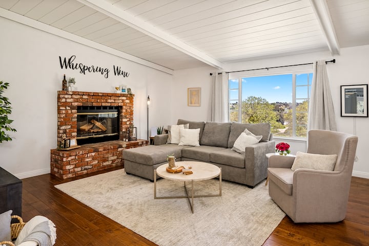 Fire Pit + Deck  Paso Robles Wine Country Retreat - Paso Robles, CA