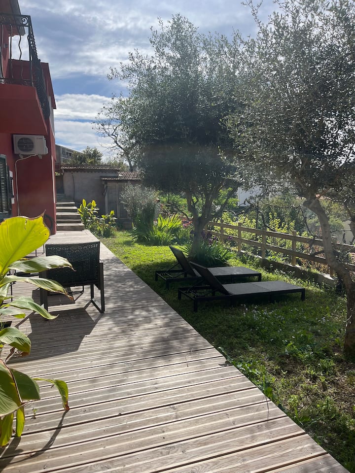 Terrasse, Jardin Et Vue Sur Nice - 에제