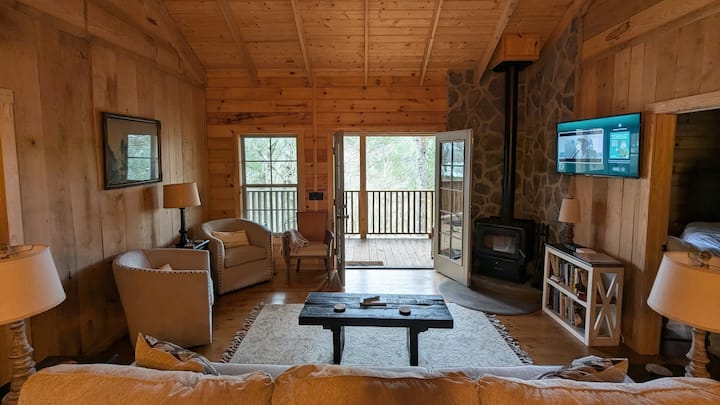 Treetop | Nestled In Trees +Steps To Pinhoti Trail - Talladega, AL