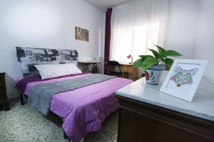 Beautiful Room In The Very Centre - Grenade