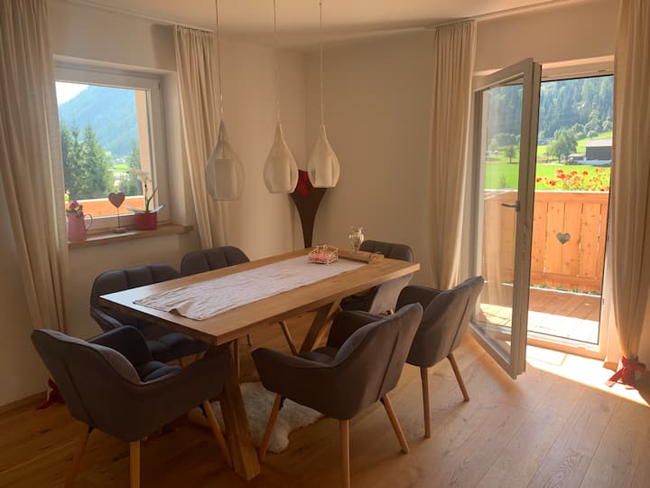 Apartment Mit Balkon & Bergblick -Hike, Bike & Ski - Flachau