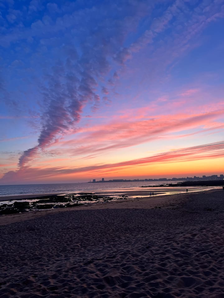 L’ocean à Perte De Vue, Les Pieds Dans L’eau - Les Sables-d'Olonne