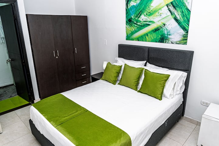 Independent, Central, Quiet Bathroom - Acacías