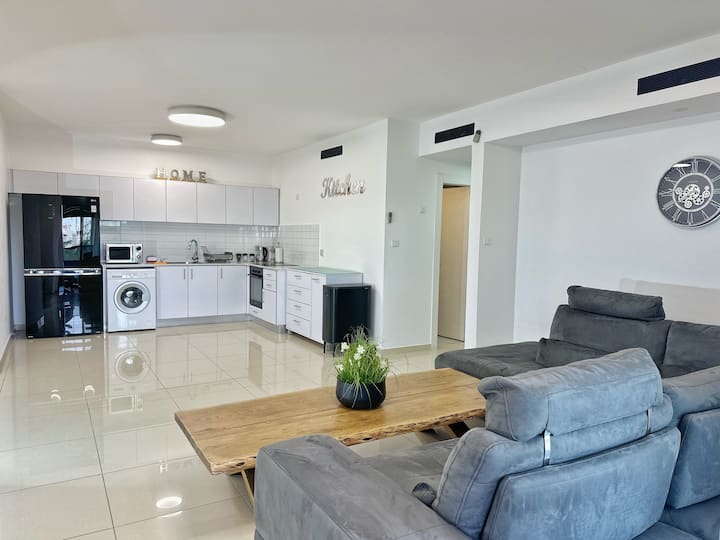 Safe Room-malls, Restaurants, Beach At 5-10 - Eilat