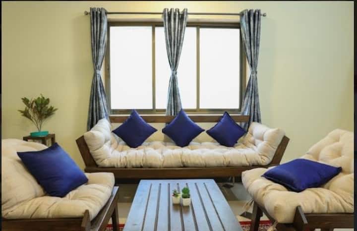 White House By Green Petals - Alibag