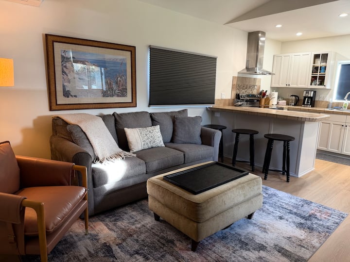 Refreshed! Welcoming Bungalow Close To It All! - San Diego, CA