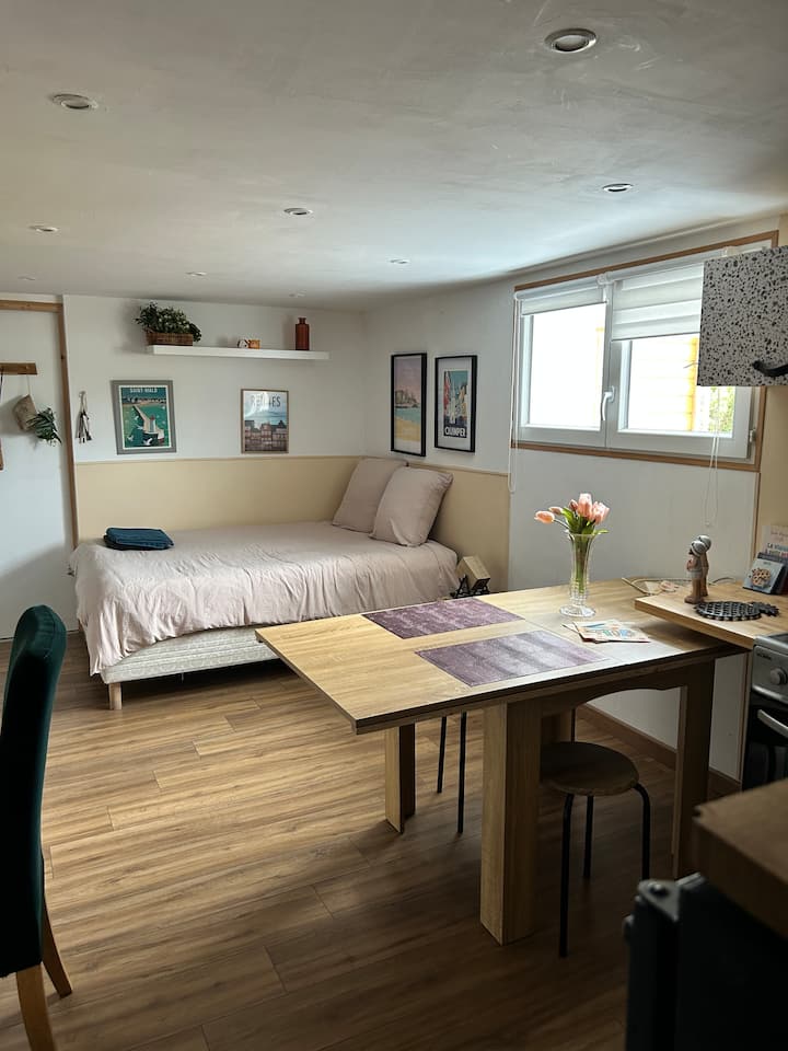 Jade 
Studio Calme 
Près Parc Expo, Aéroport. - Rennes