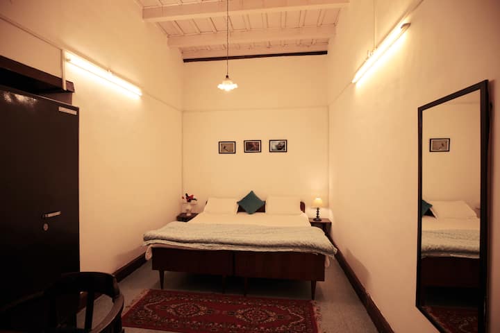 Langdale Lodge-home Among The Chirps - Room 3 - Nainital