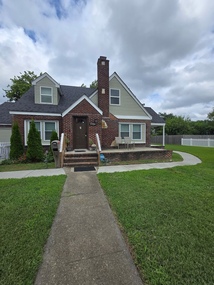 Near Casino, Va Beach, Large Yard,  Quite Relaxing - Portsmouth, VA