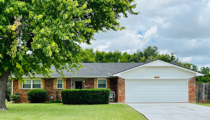 Comanche Drive Getaway - Fort Supply Lake, OK