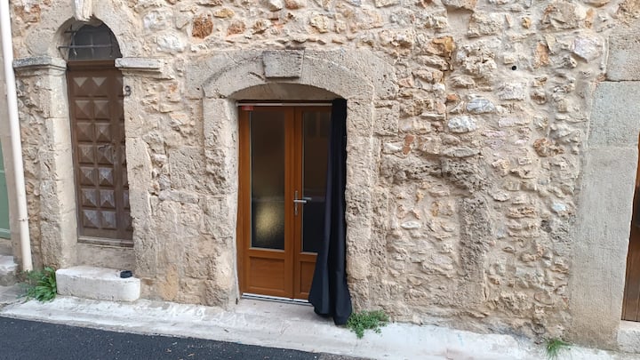 Gîte Cave Voûtée , Petit Cocon Pour Les Vacances! - Saint-Guilhem-le-Désert