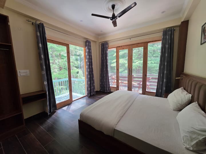 The Reset House | Skyline Corner (203) - Kasol