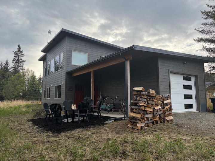 Pacific Pearl New Home Sleeps 8 Views Bikes - Homer, AK