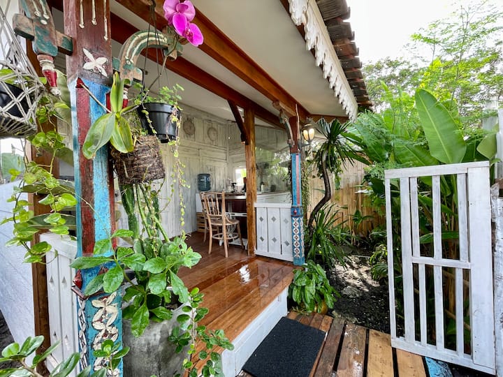 Rumah Dinda , 1 Bed Room White Cabin - Bali