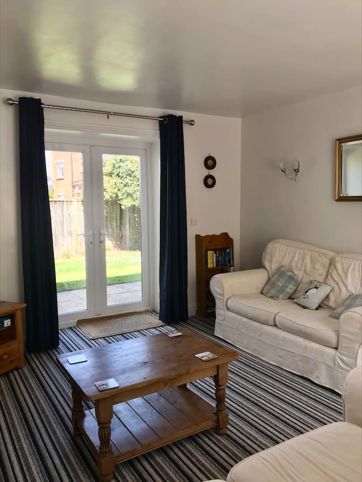 Puffin Cottage | Ideal Family 3-bed Cottage - Budleigh Salterton