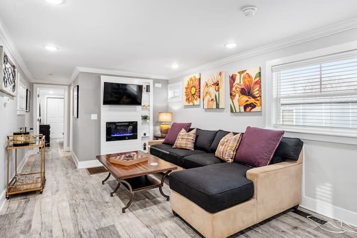 All You Could Ask For | Downtown Retreat +Bbq Deck - South Carolina