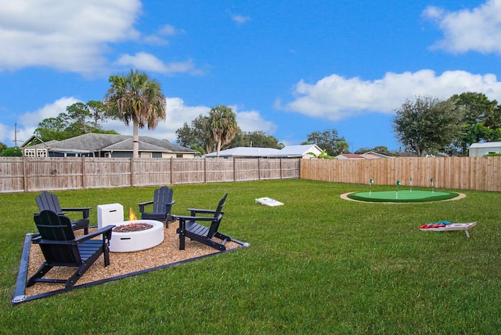 2br Getaway W/ Fire Pit, Game Room & Putting Green - Fort Pierce, FL