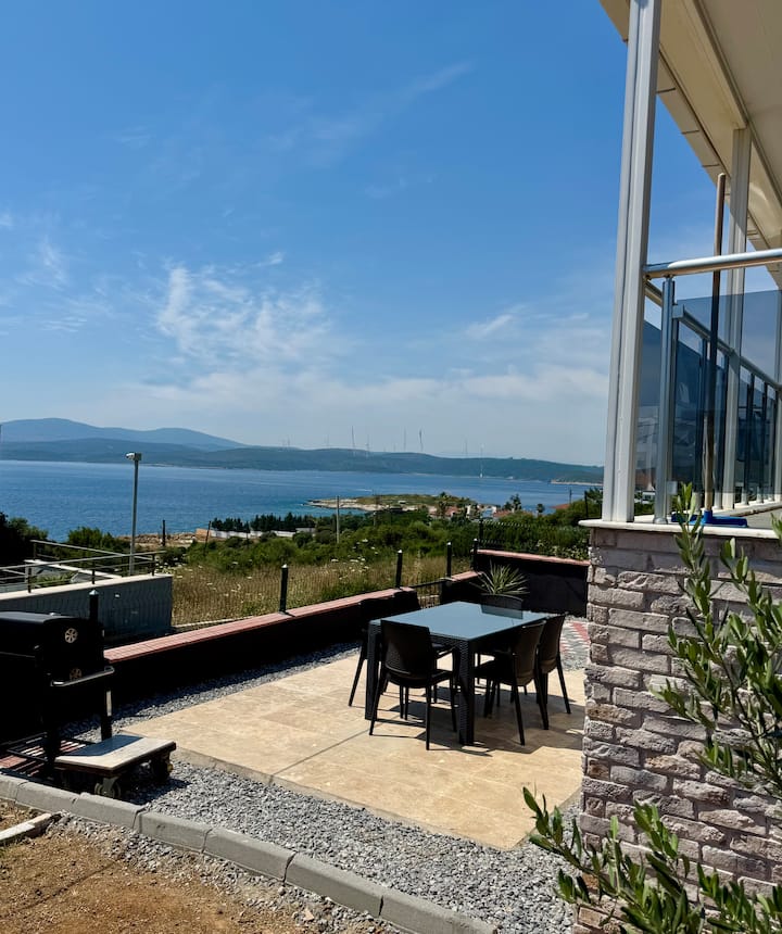 Benzersiz Deniz Manzaralı Bahçeli Villa - Seferihisar