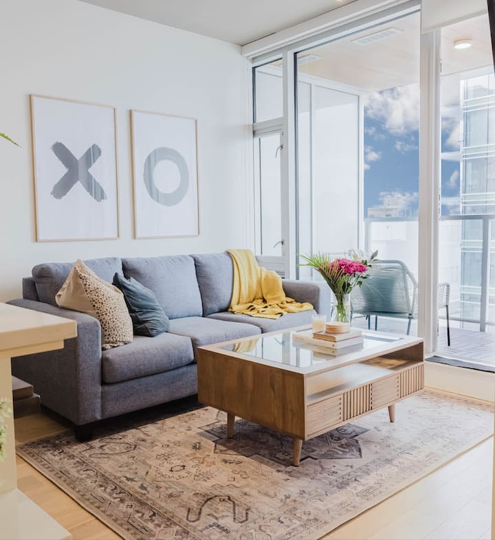 Edgy Dt Urban Living At 989/w Parking/pet +90 - Victoria