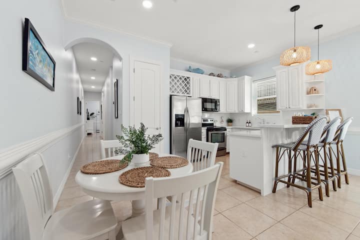 Renovated Condo, Short Walk To Beach, 1st Floor - South Padre Island