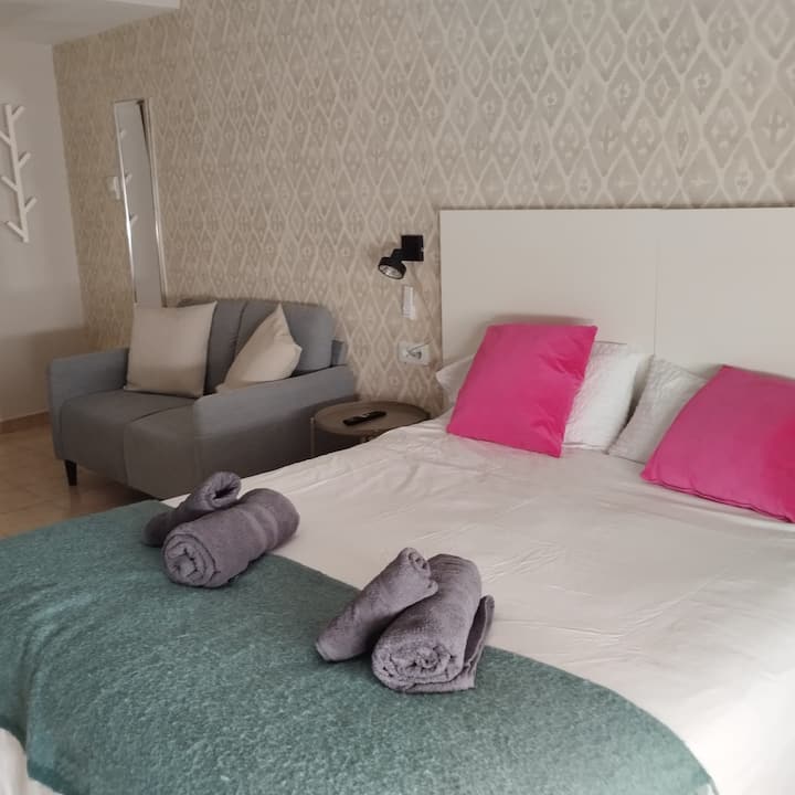 Apartamento Completo En Sevilla / Triana- Remedios - Camas