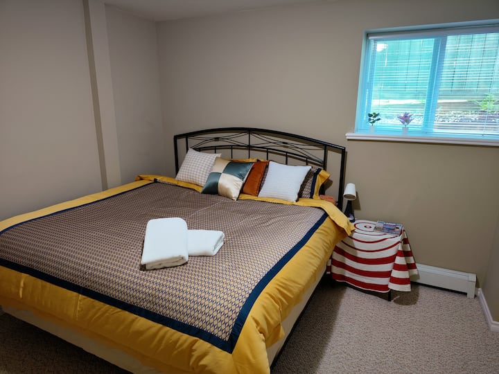 D2 Quiet Room Superhost | 3+ Nights | Weekly Deal - Cypress Mountain