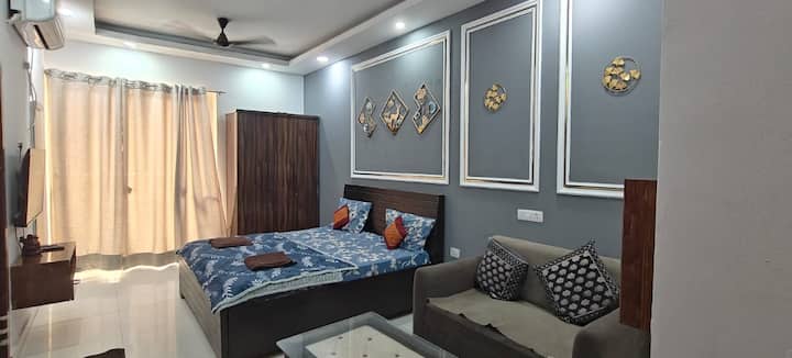 Darshana Studios -Fully Furnished Studio - Noida