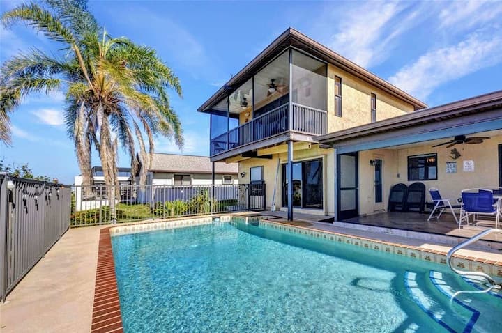 Spacious Waterfront Home W/ Pool And Balcony - Port Charlotte, FL