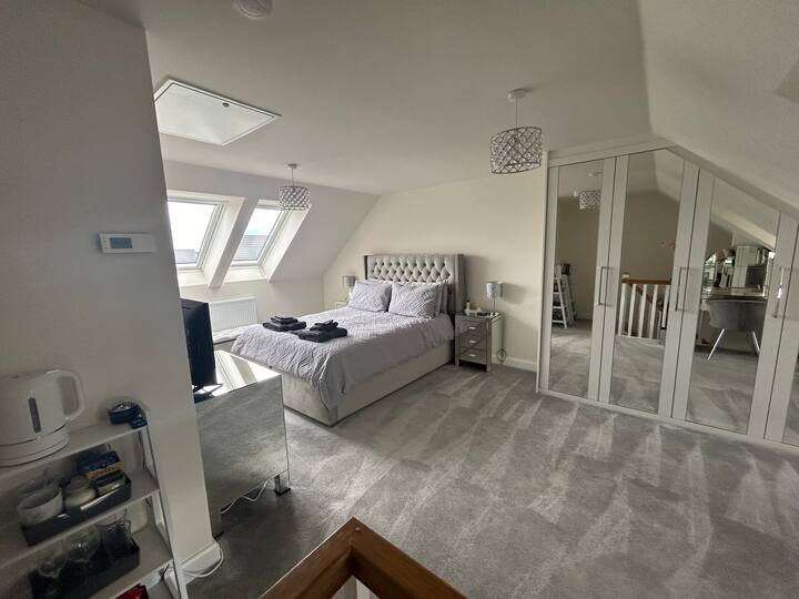 Room For 2 In A Lovely Spacious  Formby New Build - Formby