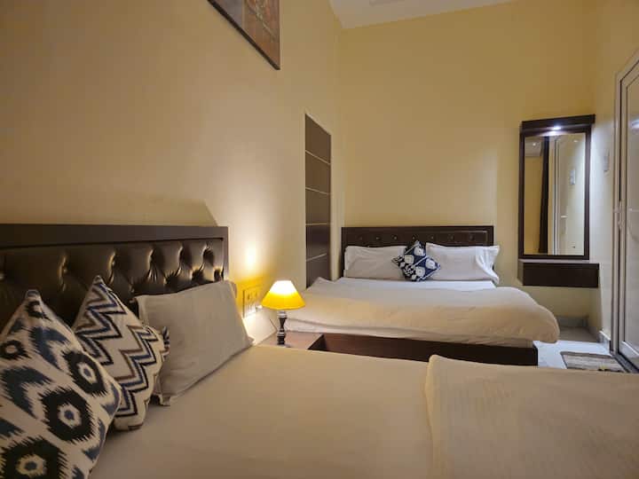 Relaxing Private Room In The Heart Of Kashi" - Varanasi