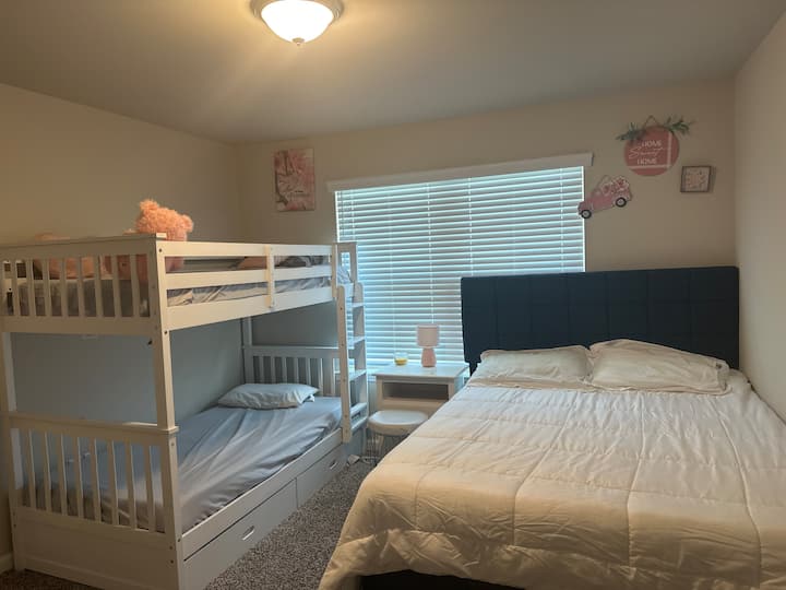 Private Room With Kids Bunk Beds - Breaux Bridge