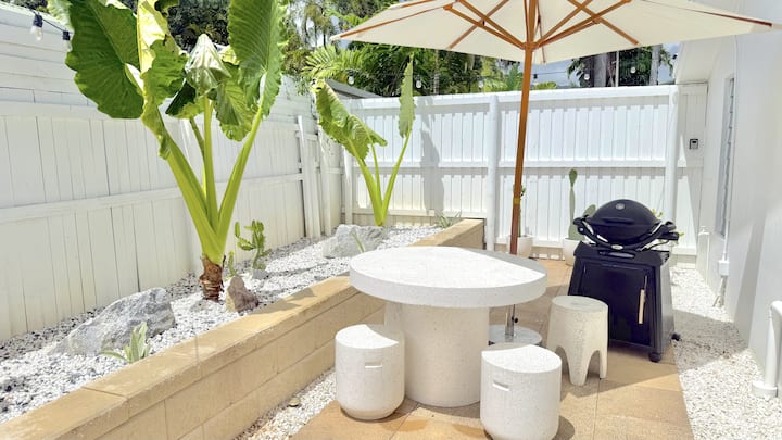 Villa One| Studio| Stroll To Kewarra Beach - Trinity Beach