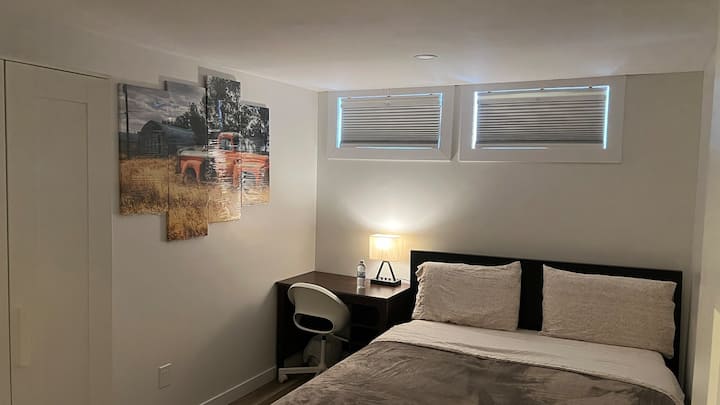 #5 (5 Star Room) Wpg Central {3km Of Polo Park} - Winnipeg