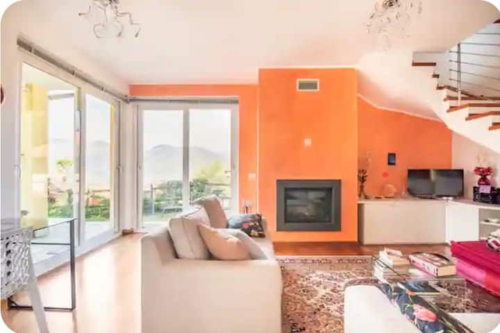 Stanza Privata In Villa - Luino