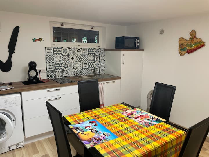 Joli Studio Chez L'habitant - Saint-Étienne-de-Montluc