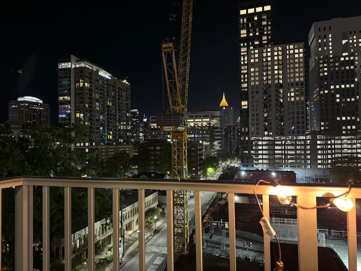 On Sale Now! Sky Suite | City Views + Free Parking - Atlanta, GA