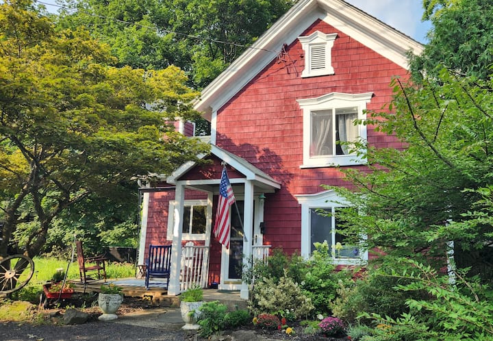 Chatham Ny Victorian Cottage - Ghent, NY