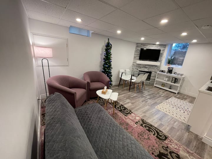 Beautiful Cosy Suite - Windsor, ON, Canada