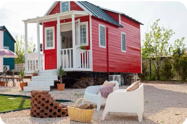 Miniurla Kırmızı Ev - Barbaros