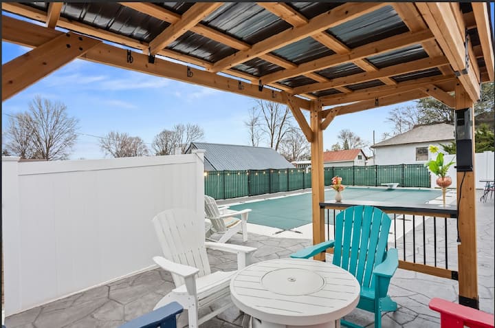 Coca House With Stunning Salts Water Pool - Hershey, PA
