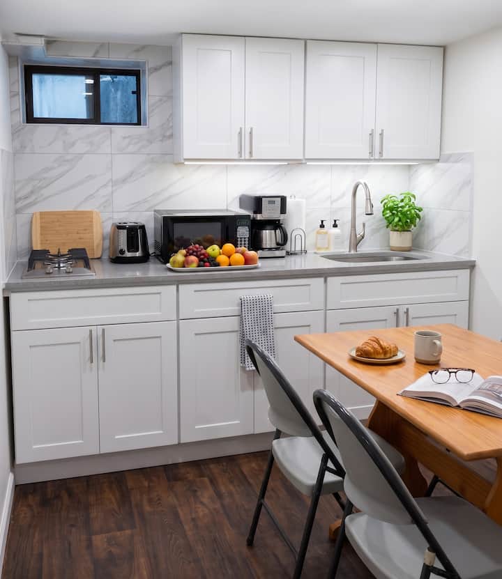 Convenient Jfk/lga Airport Layover Suite: Sleeps 4 - Queens, NY