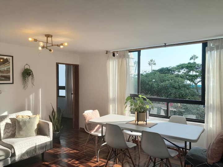 4br For 6 · 1 Block To Ocean · Miraflores - Peru