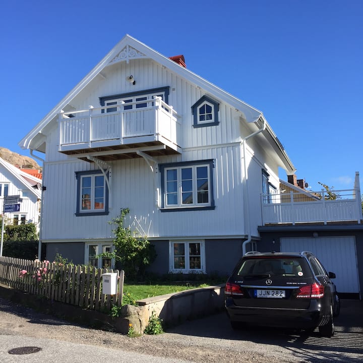 Fint Hus Med Fantastiskt Läge I Hunnebostrand - Hunnebostrand