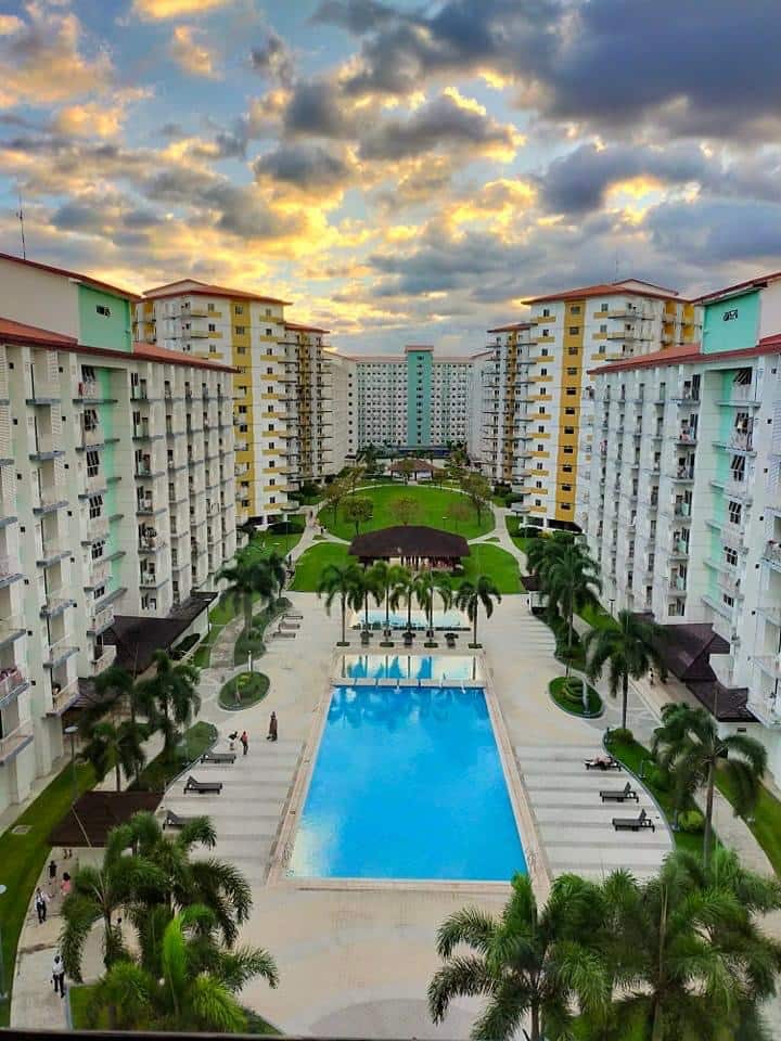 Stunning 2-bedroom Condo - Parañaque