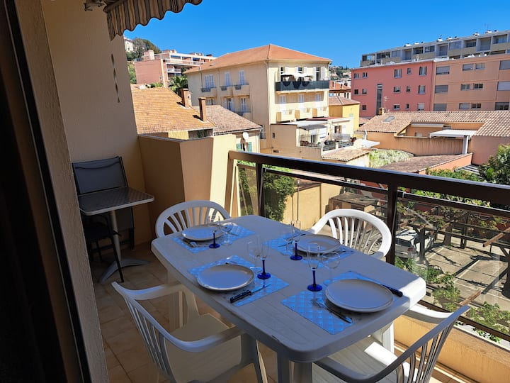 Lavandou T2 - 200m De La Plage - Le Lavandou