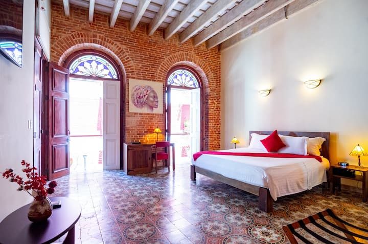 Luxury Old Havana House - Generator & Free Wi-fi! - Havanna