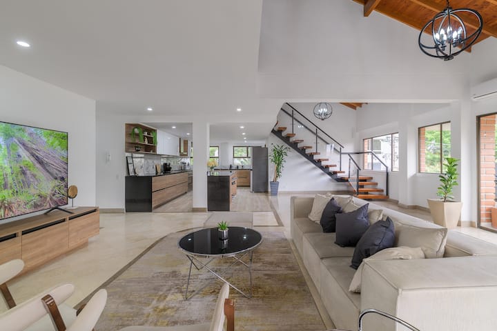 4 Bdrs Noise-free Provenza Penthouse With Ac - Medellin, Antioquia, Colombia