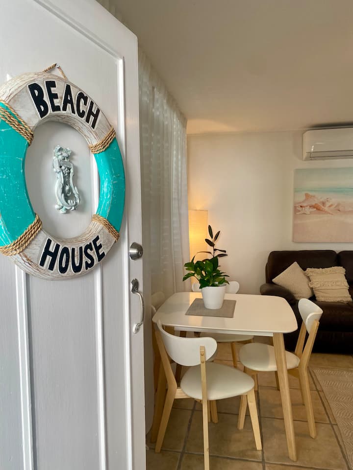 Seashell's Beach House - 200m To Sand
2 Bedroom - Gold Coast